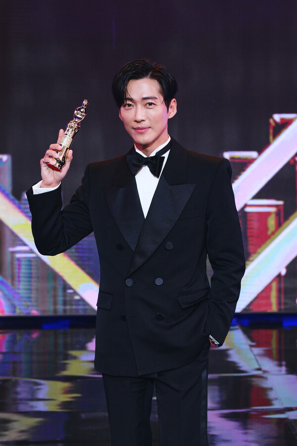 ‘연인’ 남궁민, ‘2023 MBC 연기대상’ 영예의 대상 수상