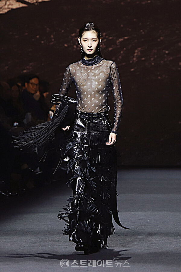 [포토] 최충훈 디자이너의 두칸, 2024 F/W 컬렉션 공개