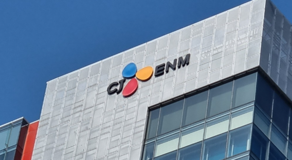 흔들리는 콘텐츠 왕국의 꿈.. '진퇴양난' CJ ENM