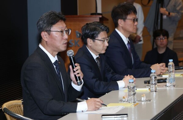 SKT “백신·EDR로 보안 강화…5월에 유심 교체 50% 완료 전망”